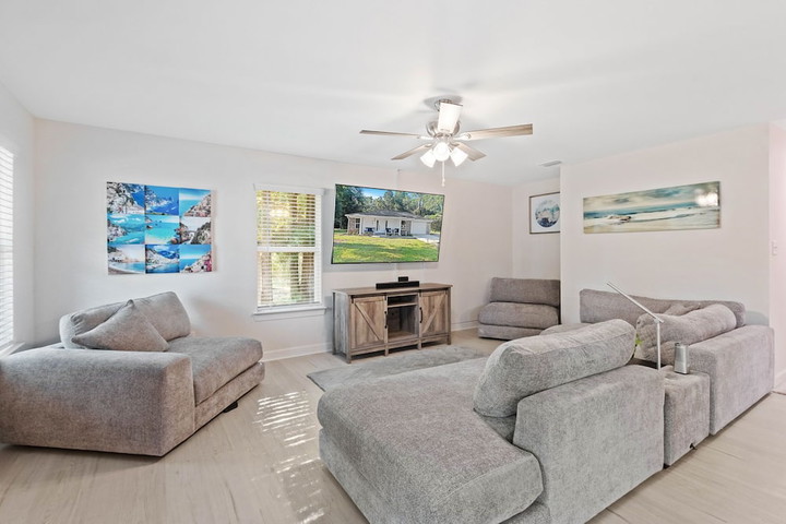 The Retreat By Ks Comforts - Mobile, AL