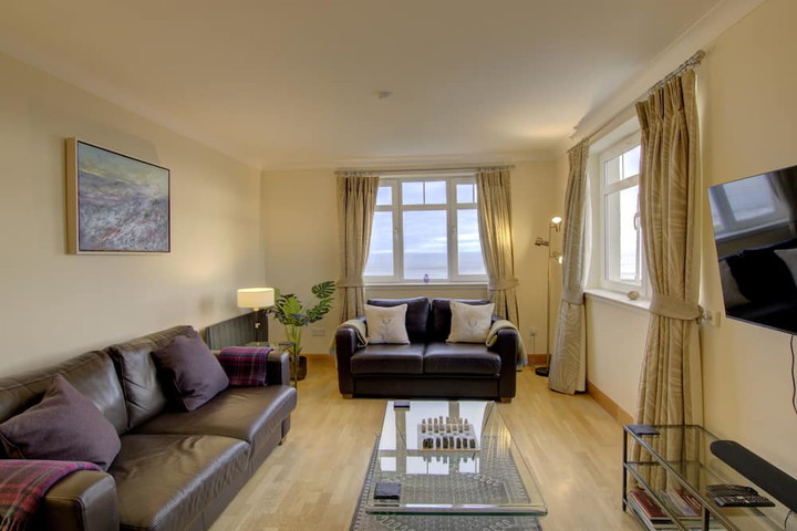 First Floor 2-bedroom Apartment With Views Over The Famous James Braid Brora Golf Course. - Helmsdale