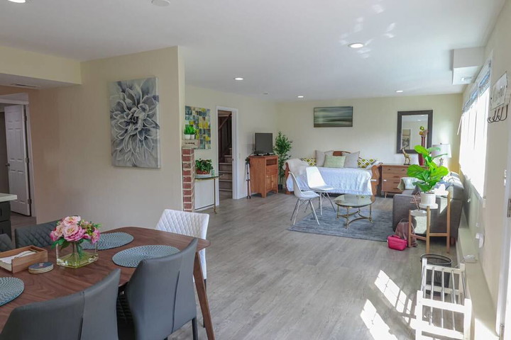 Convenient Bellevue 2 Br 2 Bath Lakeview House - Renton, WA