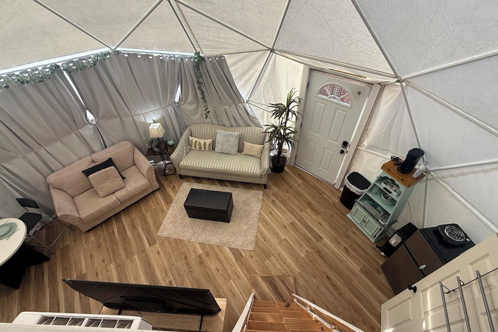 Welcoming 1-bedroom Geo-dome With Loft, Ac And Heat, Wi-fi, And Private Jacuzzi - Austin, TX