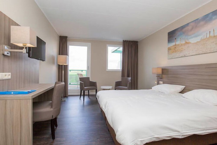 Soft Sands, Smooth Swings | Perfect Haven W/water Sports & Beach Vibes | 3 Units - Callantsoog