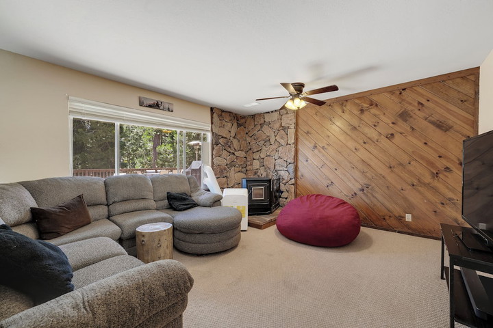 Family Chalet W/hot Tub Nestled In Blue Lake Springs - Murphys, CA