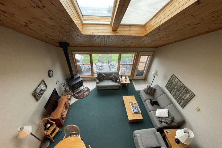 Spectacular View Lake Superior. Spacious Lakehome On Lakeshore, Unit #99. - Two Harbors, MN