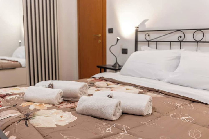 -Stanza Con Bagno Privato 8 - Uso Cucina -Bastioni - Verona