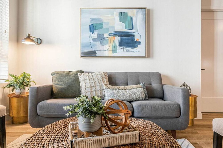 South Coast Modern: 2bd Gem | Pool, Gym + Parking - Irvine, CA