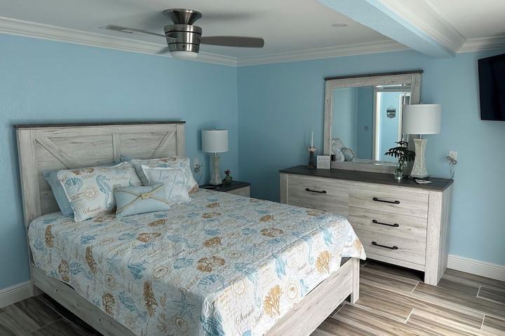 Island Cottage In Quaint Matlacha Florida. Amazing Island Life Is A Click Away - Sanibel Island, FL