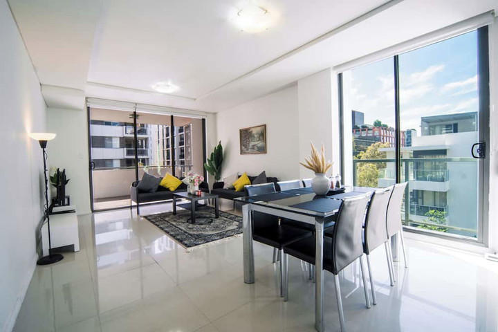 Spacious 3br, 10 Mins To Cbd, 5 Mins To Airport - Burwood
