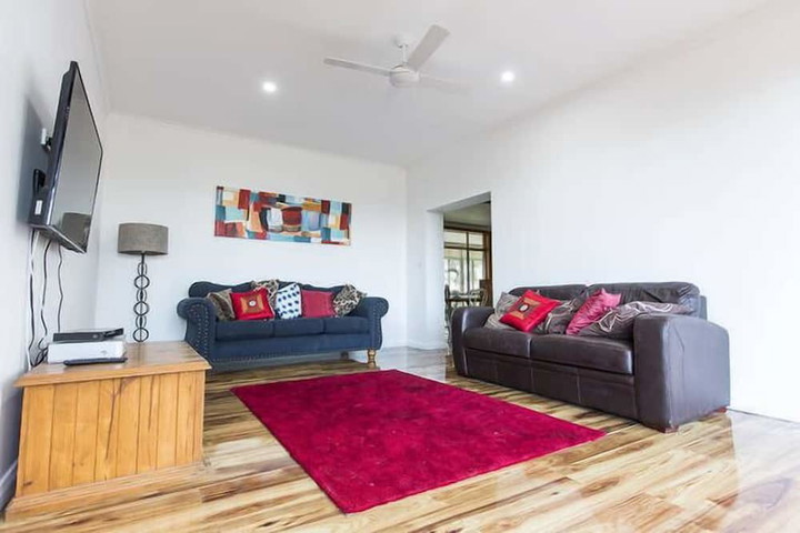 Foxy Lodge - Lakeside Getaway - Nagambie