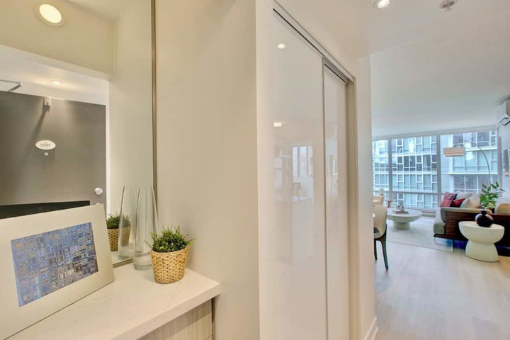 Chic 1 Bedroom Suite - Vancouver