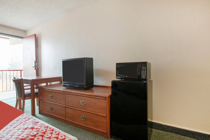 2 Full Bed | Smoking | Tulsa - Owasso, OK