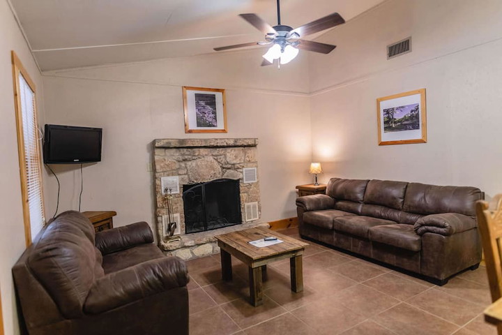 Frio Country Resort - Within Walking Distance To The Frio River! - Concan, TX