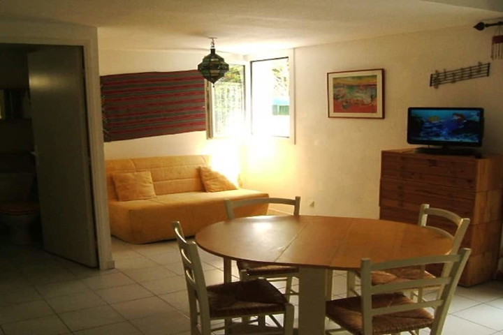 Agréable Villa De Vacances Climatisée-véranda-jardinet Et Accès Piscine-tennis - Sorède