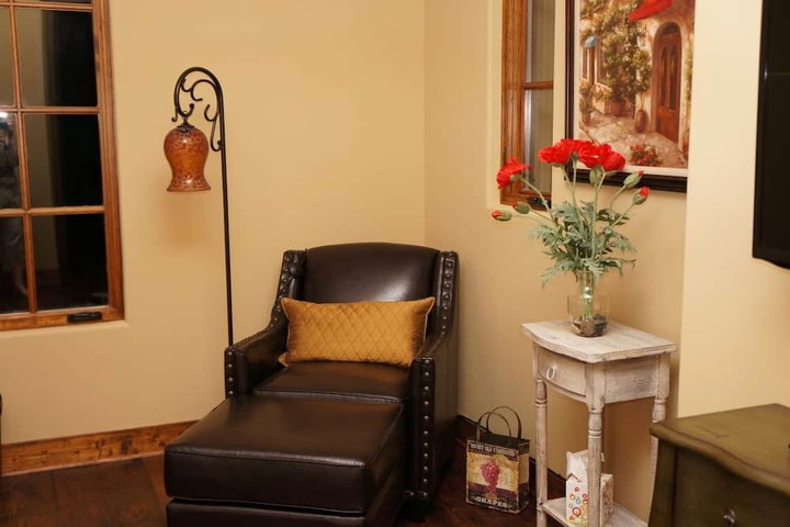 Villa Della Luna, An Authentic Tuscan Villa In Montaluce, License #3857 - Dahlonega, GA