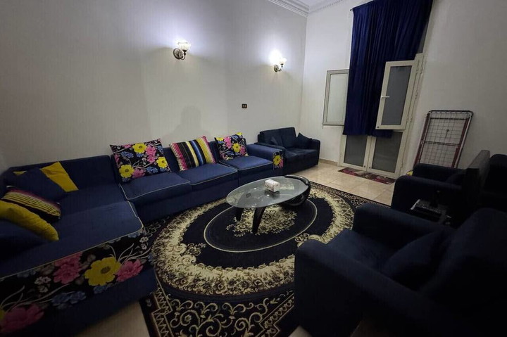 High Ceiling Seaview Apartment - Alexandria
