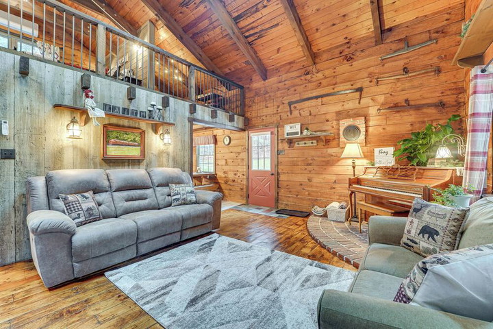 Family-friendly Tyrone Cabin W/ Deck Near Hiking - Altoona, PA