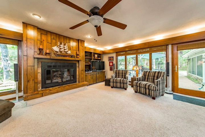 Fabulous Family Lake House On Eden Isle - Heber Springs, AR