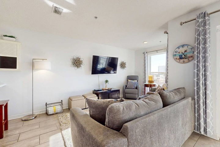 Condo Only Steps From The Beach With Complimentary Beach Service - Navarre Beach, FL