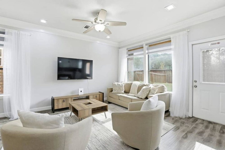 Sw Houston 1br | King Bed, Sleeps 4 - Missouri City, TX