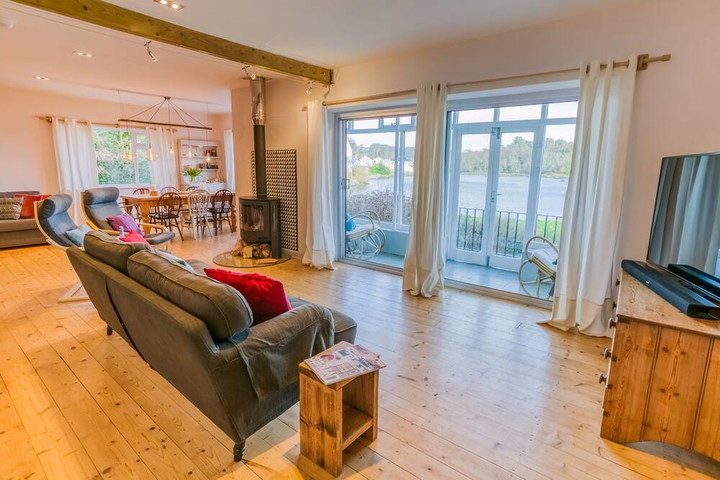 Eigionfa - An On The Beach That Sleeps 8 Guests In 3 Bedrooms - Bangor