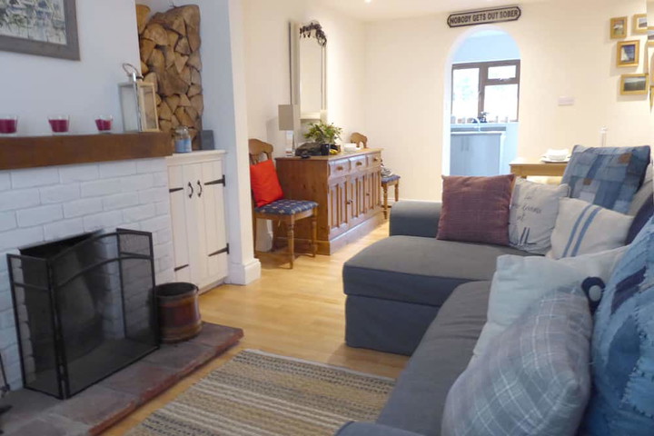 Cosy, Traditional Norfolk Cottage With Option To Book Beach Hut (Seasonal) - Norfolk