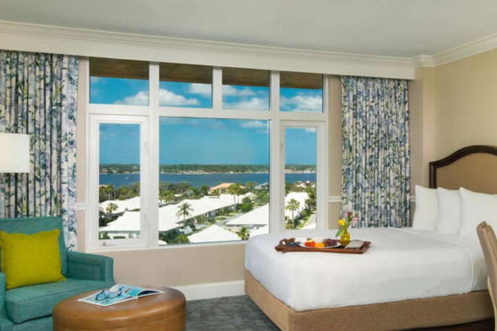 The Shores | Sunset King Balc | Beach Yoga, Cabanas, Spa - Daytona Beach Shores, FL