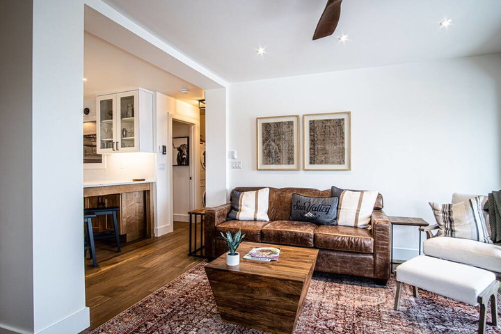 Classy, Contemporary, Cozy, Sun Valley Condo With Resort Amenities - Sun Valley, ID