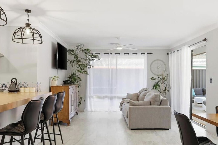 Mandurah Poolside Retreat - Pinjarra