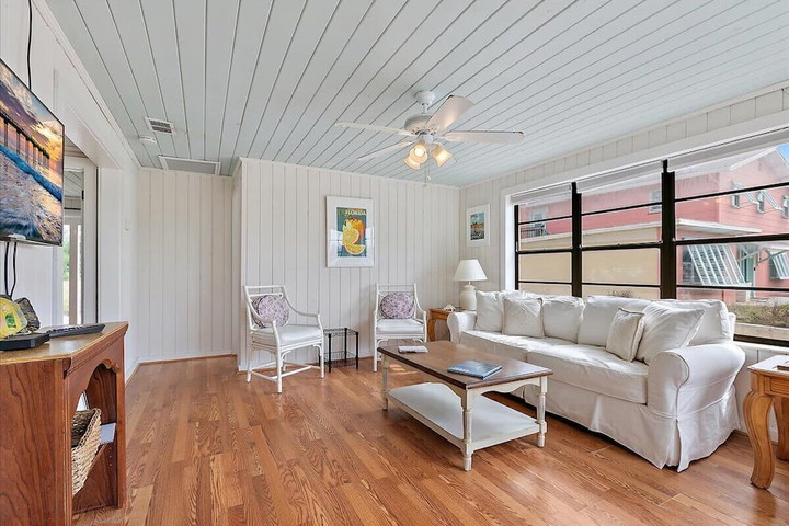 Battened Hatches Apartment With Beachfront Views - Vilano Beach, FL