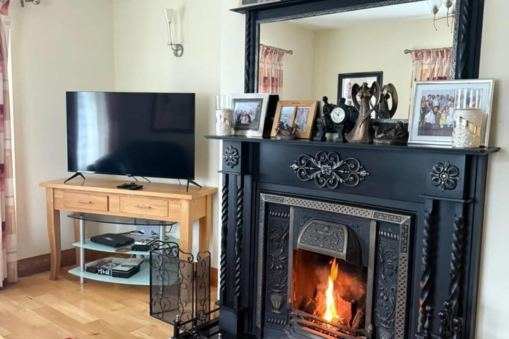 Beautiful And Spacious 4 Bedroom Detached Bungalow In Rural Location - Knock