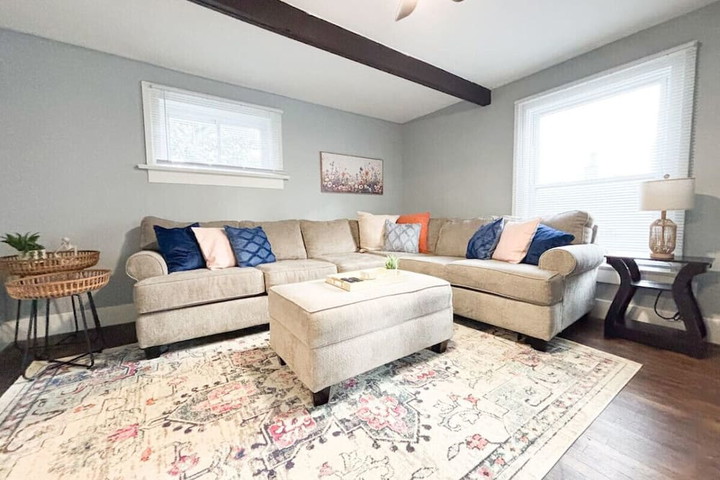 Charming House In The Heart Of Downtown Troy! - Troy, OH