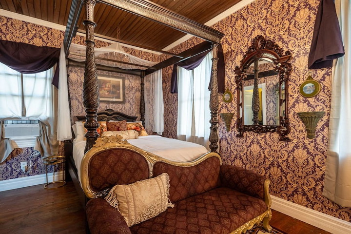 Theoutpostinn Bed&breakfast - The Purple Victorian - Missouri