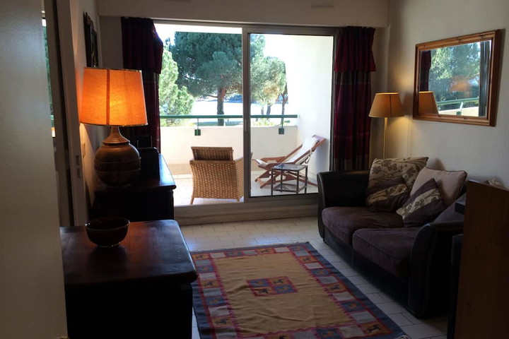 2 Pieces+cabine-climatisation- Piscine- Terasse Sud- Belle Vue Sur Le Lac,wifi. - Aigues-Mortes