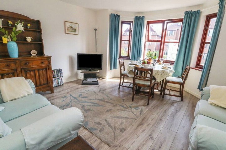 Flat 9, Family Friendly, Character Holiday Cottage In Swanage - Corfe Castle