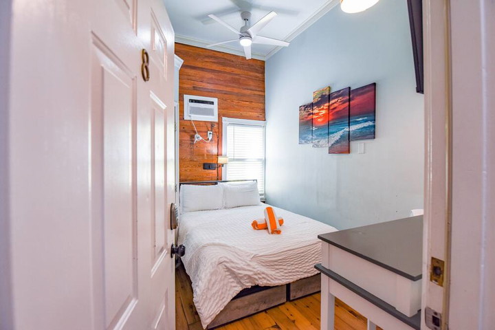 Studio Vangogh | Rénové, Vieille Ville, Piscine Chauffée - Key West, FL