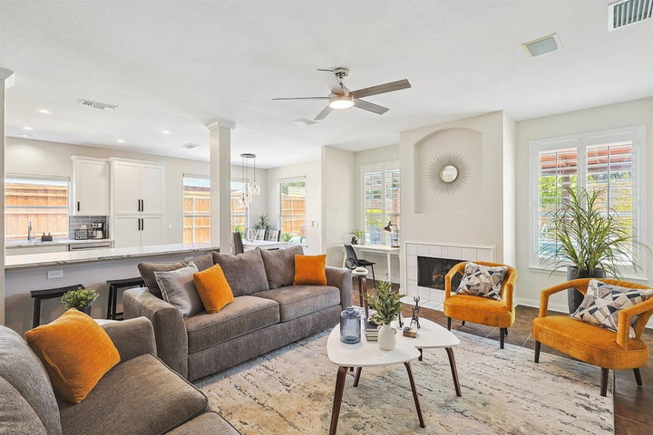 5bd Vacation Retreat - Pool, Patio, Cinema - Denton, TX