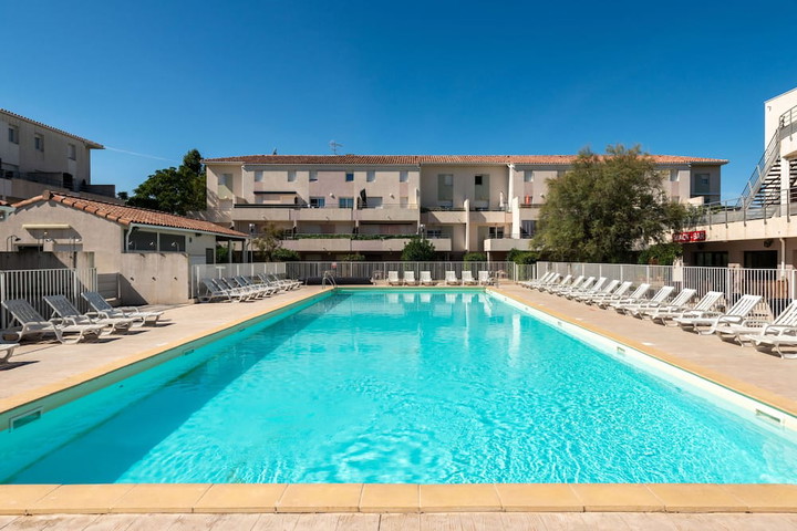 T3 Duplex Près Du Port Avec Balcon & Accès Piscine - Le Grau-du-Roi