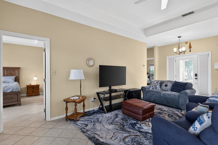 New! Laguna Vista Lakefront Retreat  2br  Sleeps 6 - Brownsville