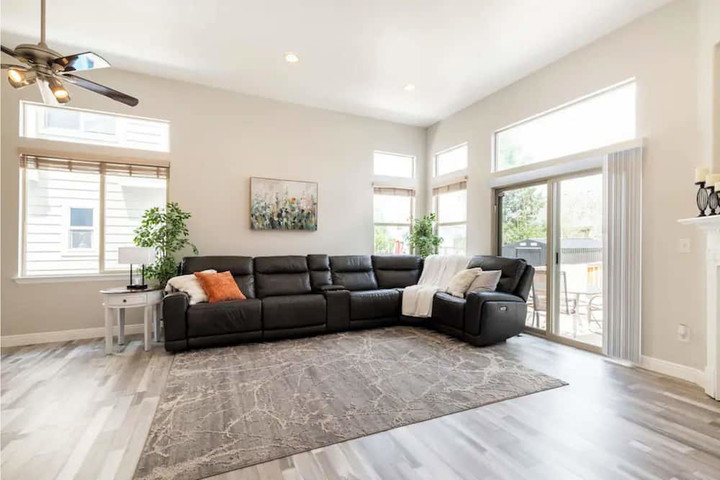 The Park House, Cozy Family-friendly Retreat - Brighton, CO