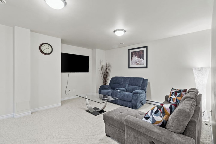 Peaceful And Spacious Townhome With King Bed - 15 Min From Downtown Ottawa - Quebec