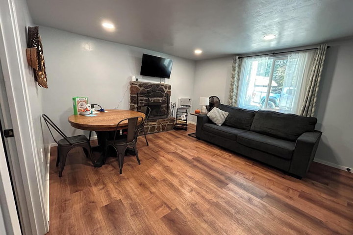 Cabin #1 - 1 Bedroom Modern With Fireplace - Christopher Creek, AZ