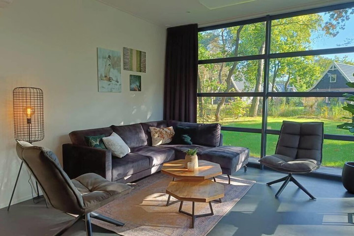 Chalet With 2 Bedrooms And A Terrace - Arnhem