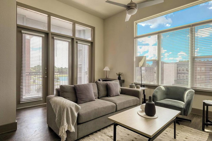 Landing | Stunning 2bd, Clubhouse, Yoga Studio - The Woodlands, TX