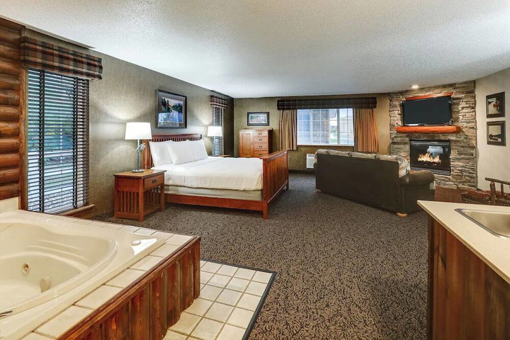 Theme Suite With Whirlpool, Stoney Creek St. Joseph, Heated Pool - Saint Joseph, MO