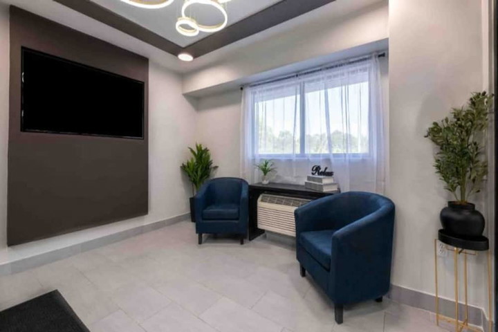 2 Full Beds |Non Smoking - Charlotte Douglas Airport (CLT)