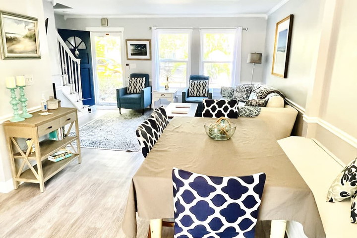 Walk To Beach! East Of A1a Central Beach. Newly Renovated Fully Equipped. - Vero Beach, FL
