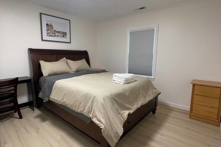 Newly Renovated Beautiful 3-bed 2-bath Home With Easy Airport Access - Concord, MA