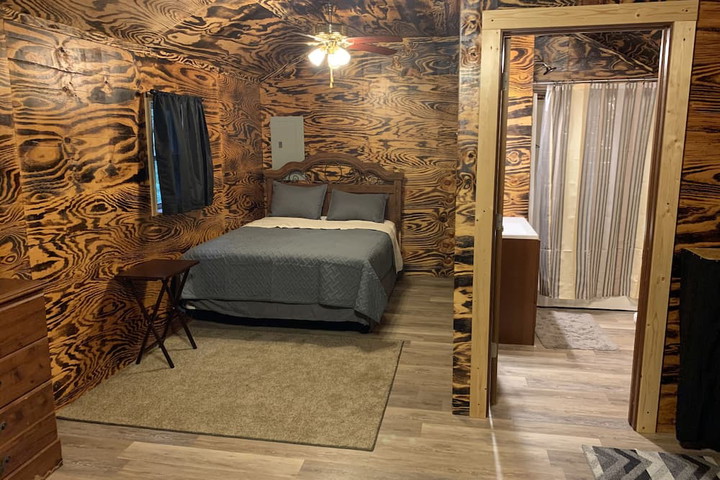 Deadwood Acres Cabin #1 - Missouri