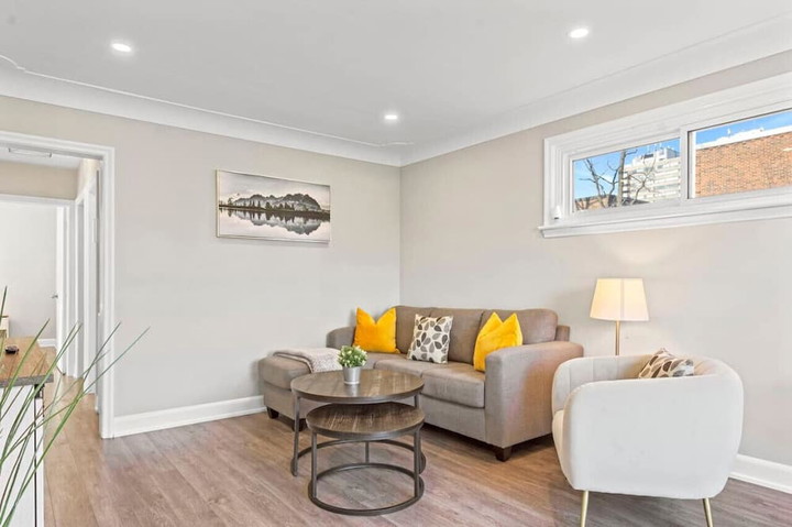 Walk To Dt, Spacious 2 Bdrm, Parking | Iob1 - Ontario