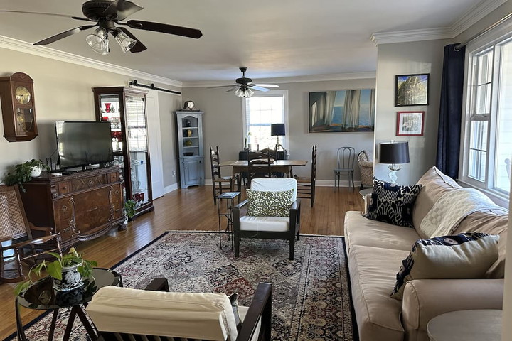 Cozy Private Efficiency Located Near Downtown Raleigh, Pnc Arena, Ncsu, Rtp, Rdu - Raleigh, NC