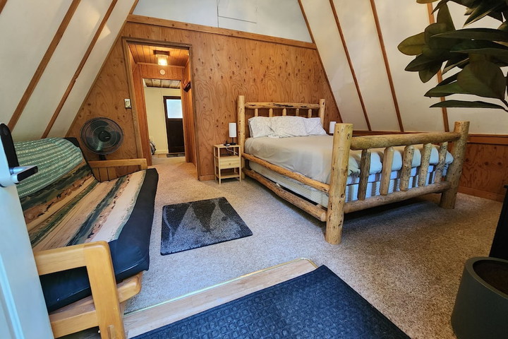 Hygge A-frame: Pet Friendly Forest Immersion! Gong-based Sound Baths Available - Oregon
